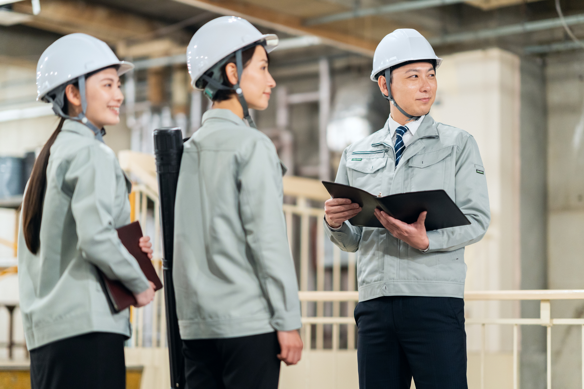 工場や倉庫で活躍するAGV（無人搬送車）とは？種類や導入のポイントを紹介 | レポート | PROTRUDE - 現場のあらゆる課題、解決策のすべてがここに